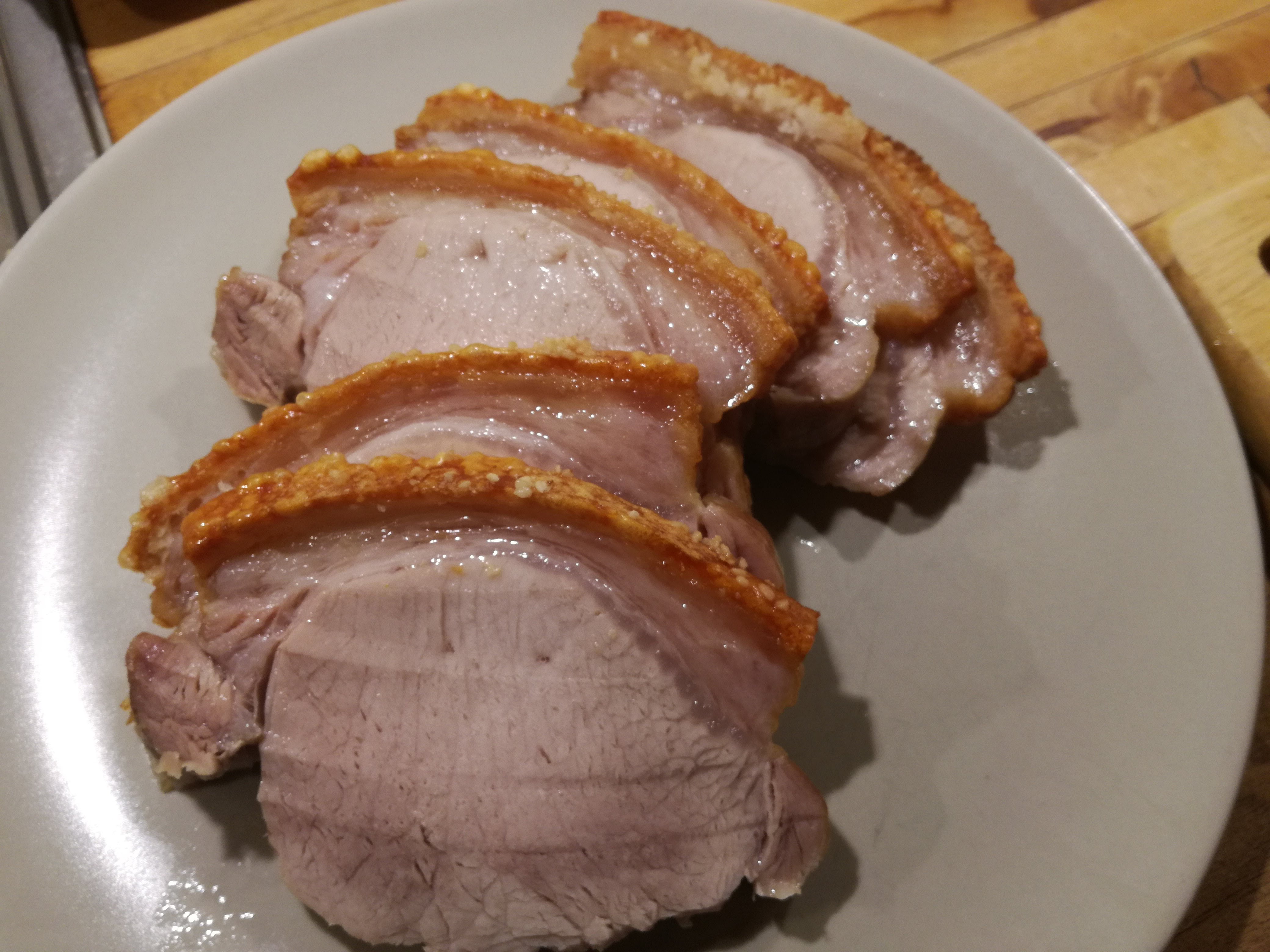 Kamsteg med sprød svær